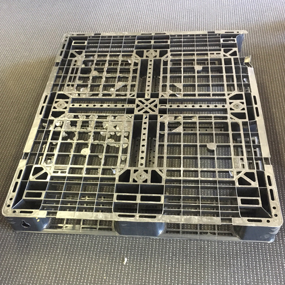 Plastic Pallets – LoadSafe | Cargo Securement